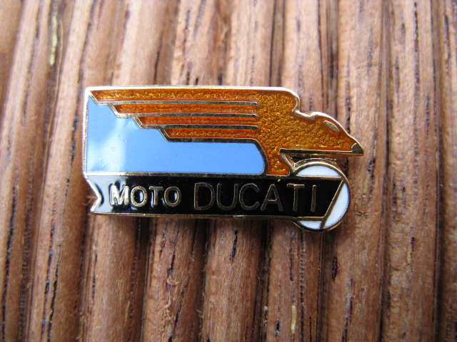 MOTO DUCATI METAL BADGE